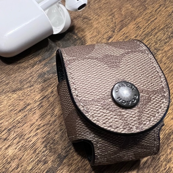 Coach | Other | Coach Wireless Earbud Case Bag Charm In Signature ...
